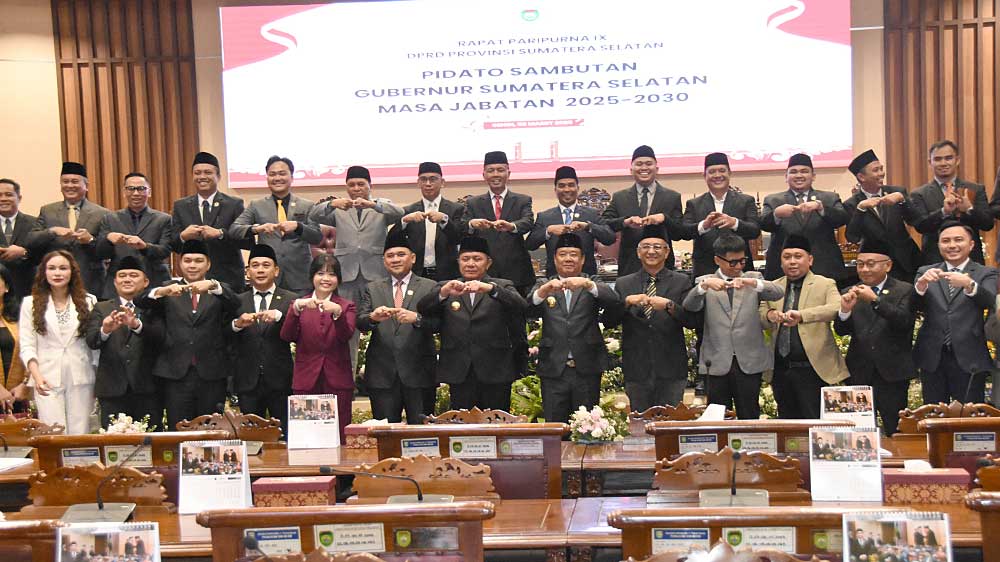 DPRD Prov.Sumsel dengarkan pidato sambutan Gubernur terpilih Provinsi ...