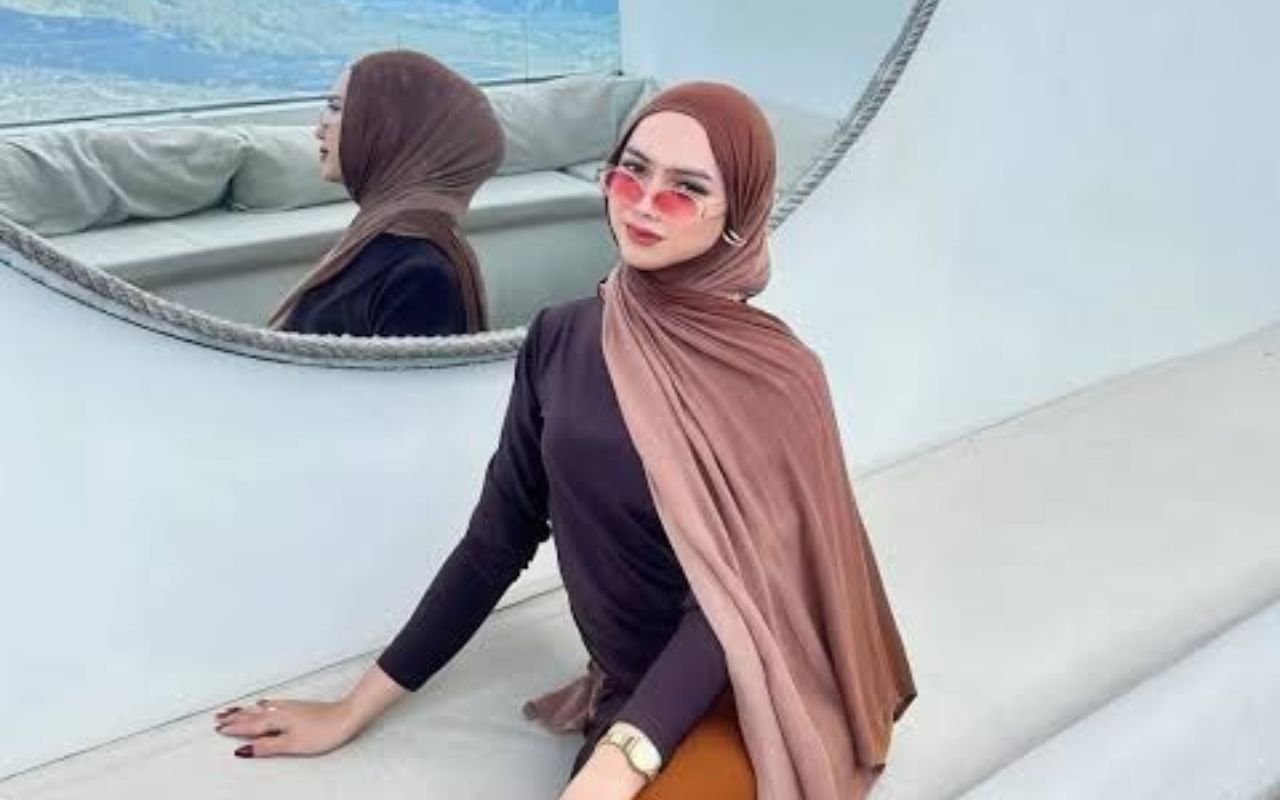 Keluarga MUA Viral Pria yang Mengaku Wanita Bernama Dea Lipa Ucapkan ...