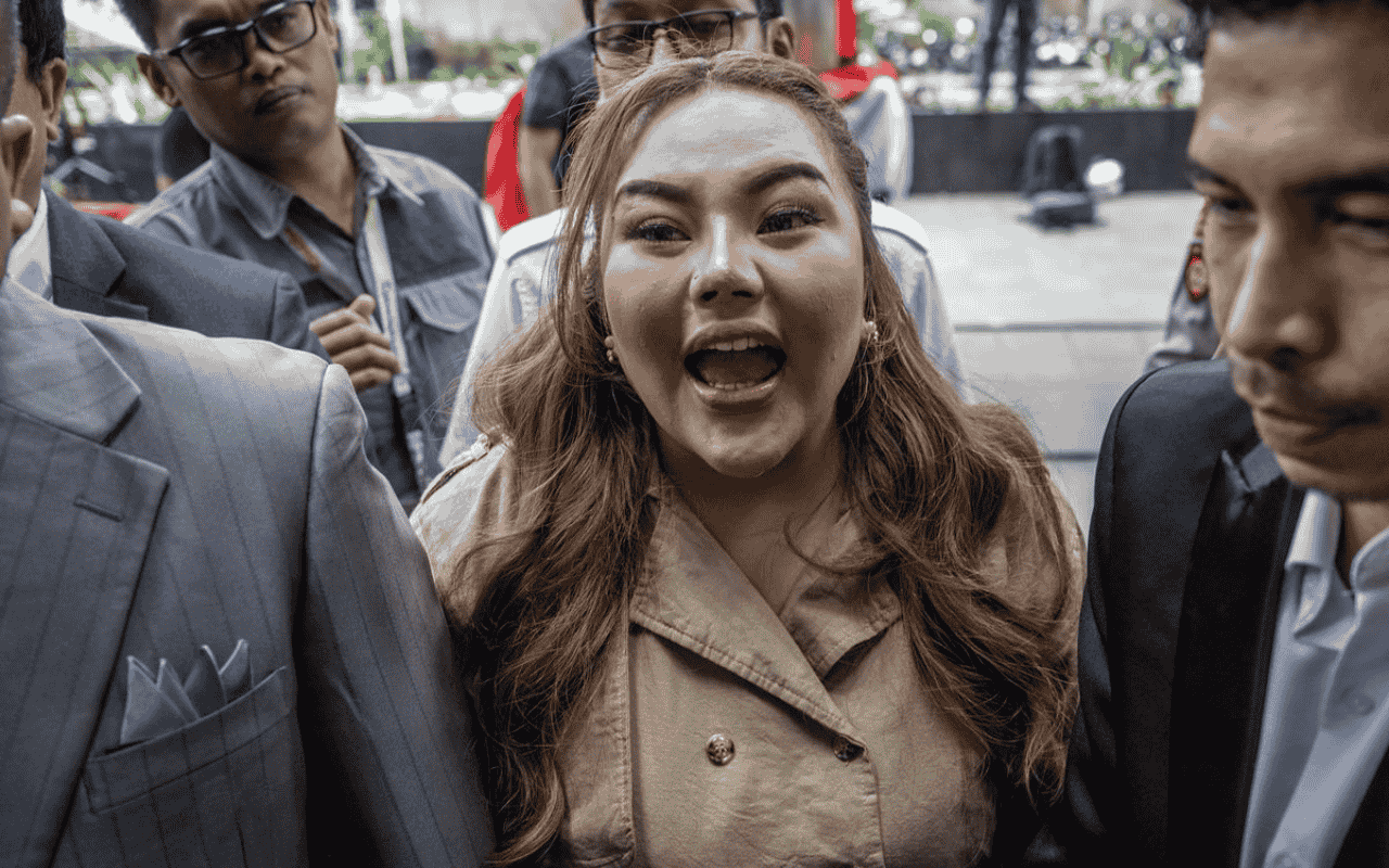 Lisa Mariana Resmi Ditetapkan Jadi Tersangka Kasus Video Syur, Polisi Beberkan Fakta Mengejutkan!